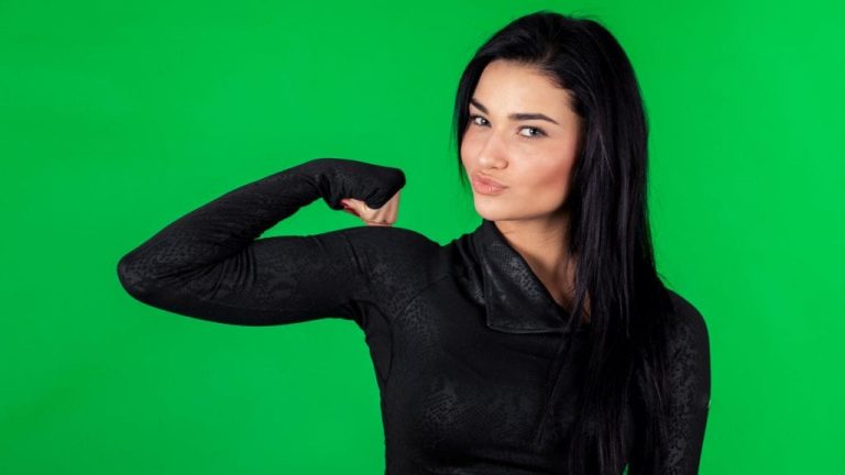 7 Tips on How to Use Green Screen on Live Stream